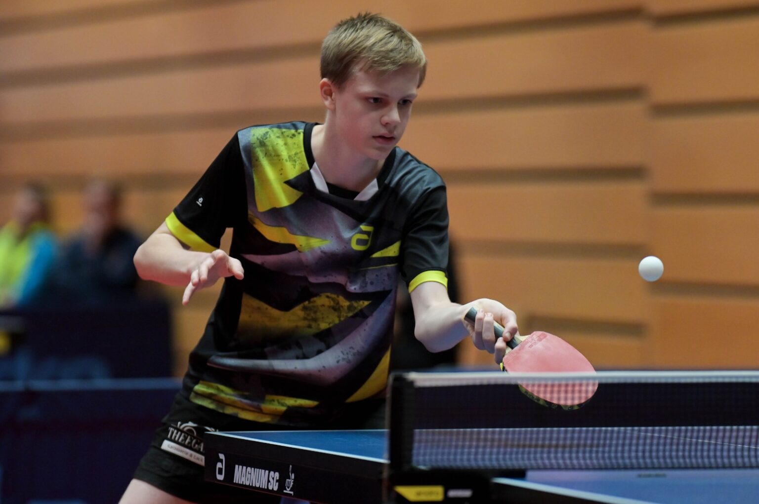 Tobias Hackmann wird nach starker Leistung Fünfter beim Top 12 – TV ...